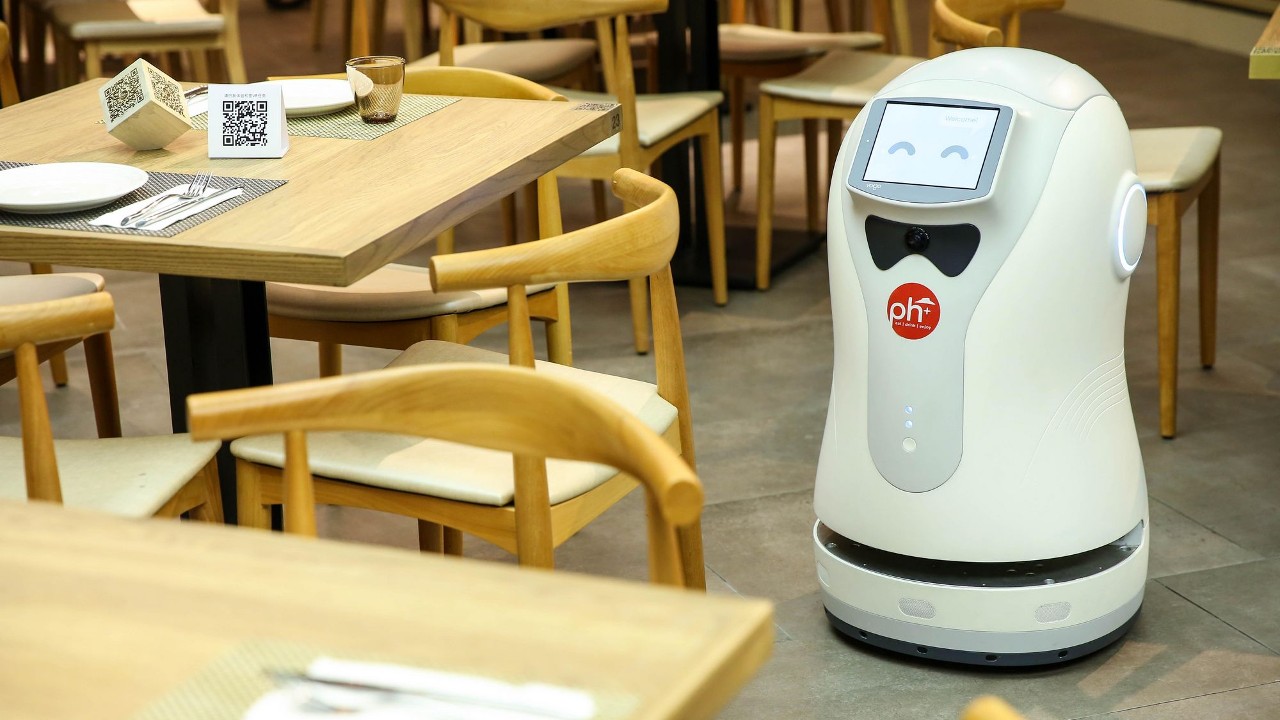 9 Mind-Blowing Futuristic Fast Food Locations From Around The World